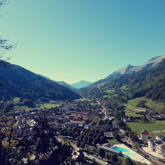 Rock climbing with views of lake Annecy – Moves by Nature